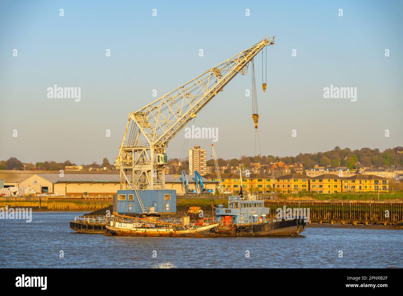 Devon Sampson floating crane on the river Medway Stock Photo - Alamy