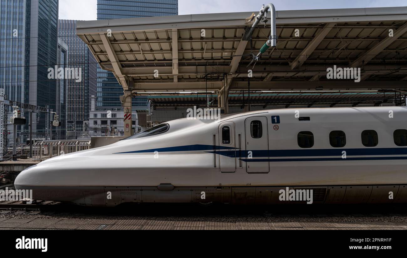 A JR Tokai N700S Shinkansen train at Tokyo Station in Japan Stock Photo - Alamy