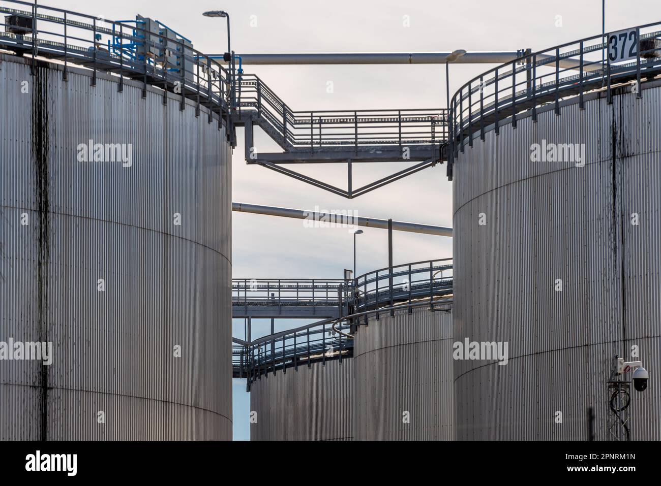 Oil refinery train tracks hi-res stock photography and images - Alamy