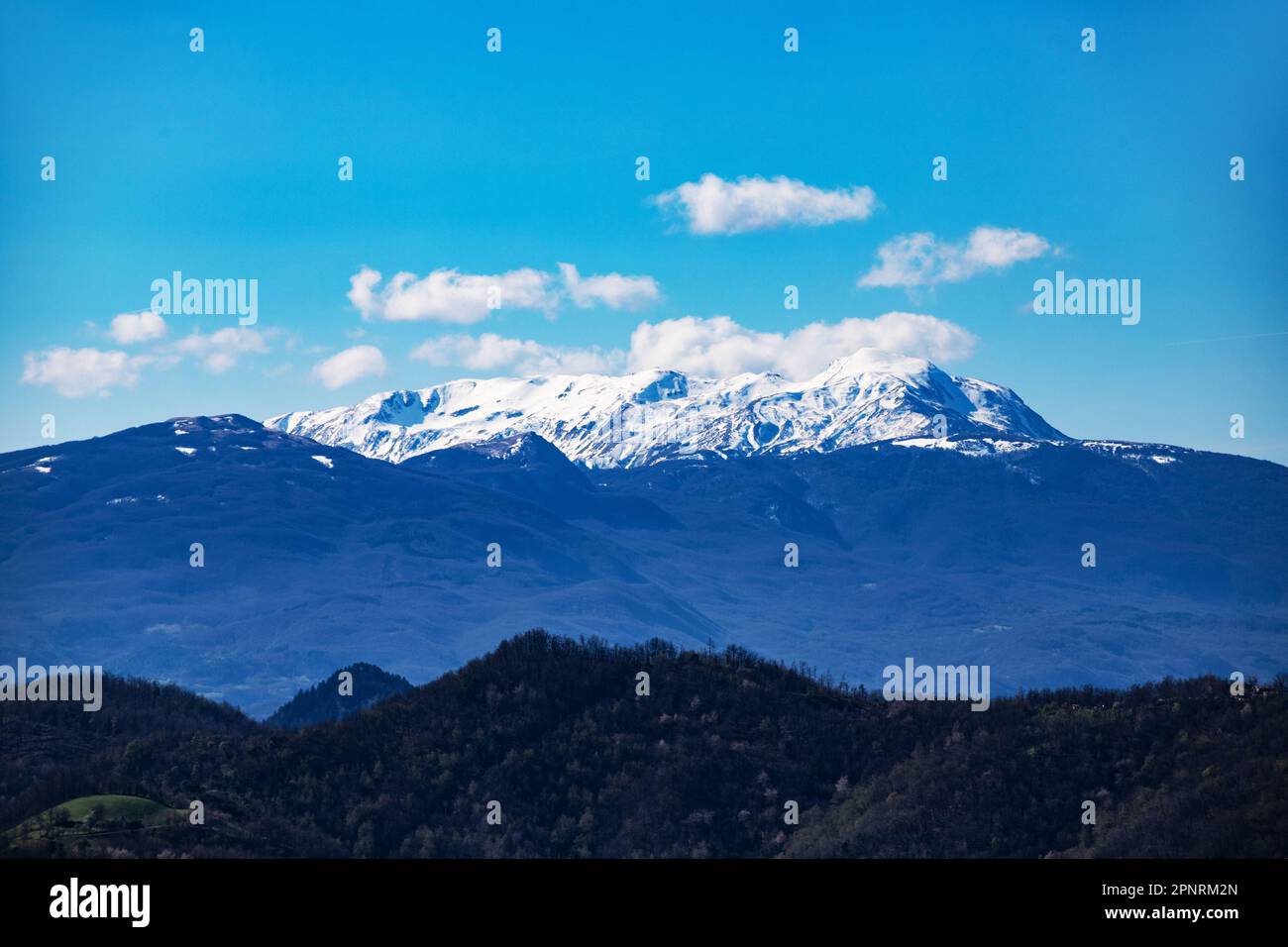 Lofty mountain range hi-res stock photography and images - Alamy