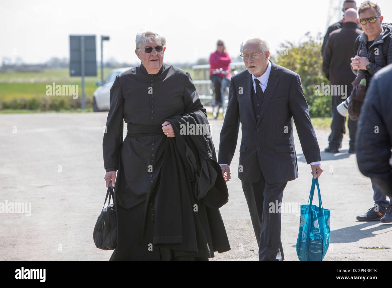 Paul ogrady funeral hi-res stock photography and images - Alamy
