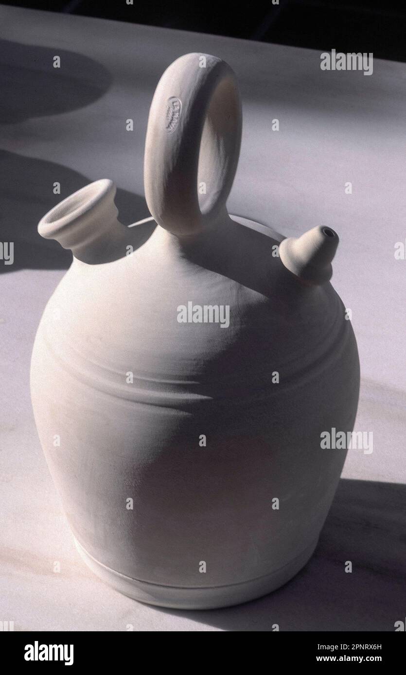 BOTIJO DE BARRO BLANCO SIN VIDRIAR-VISTA LATERAL - ARTE POPULAR S XX ...