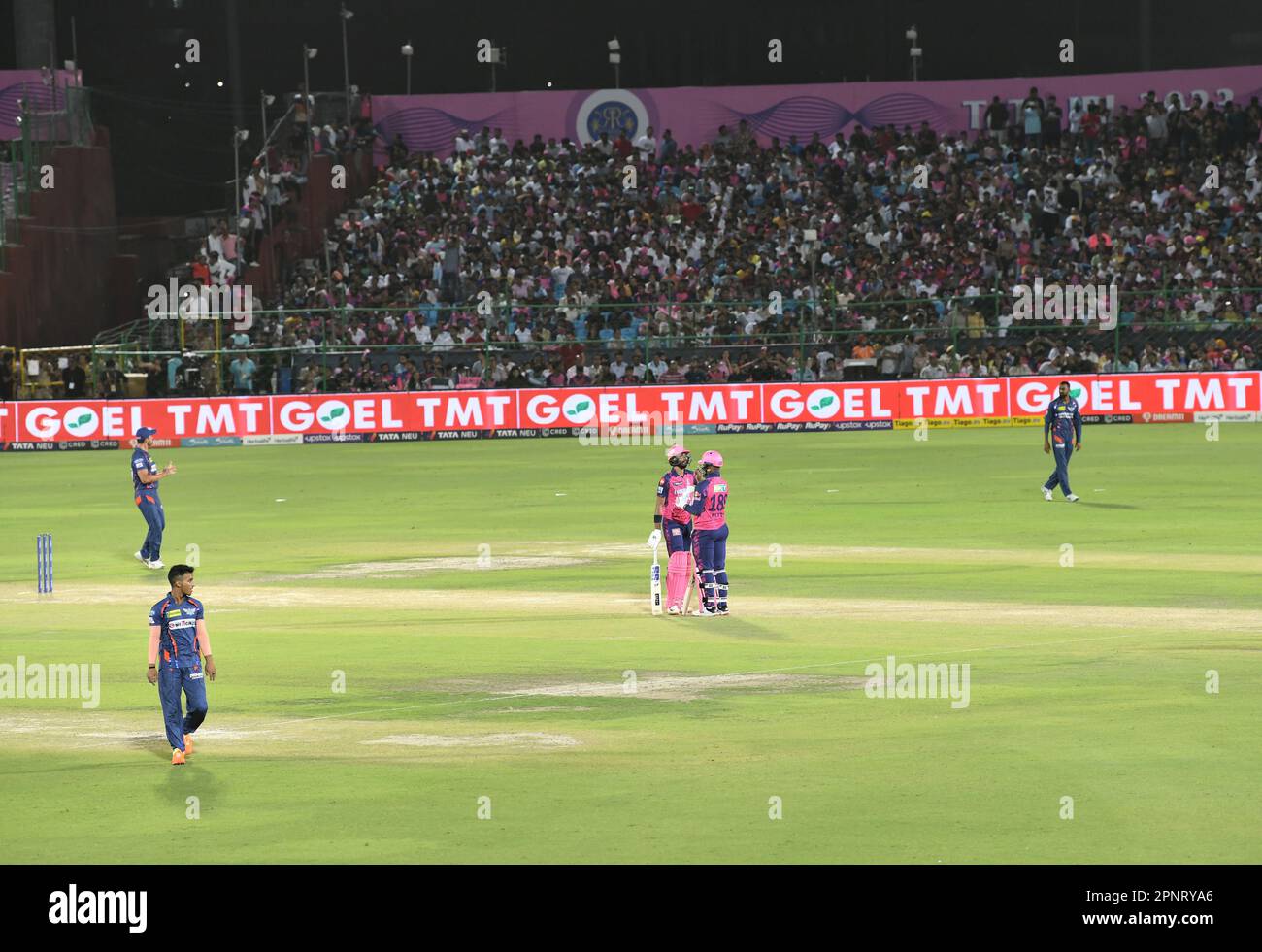 Indian premier league crowd hi-res stock photography and images - Alamy
