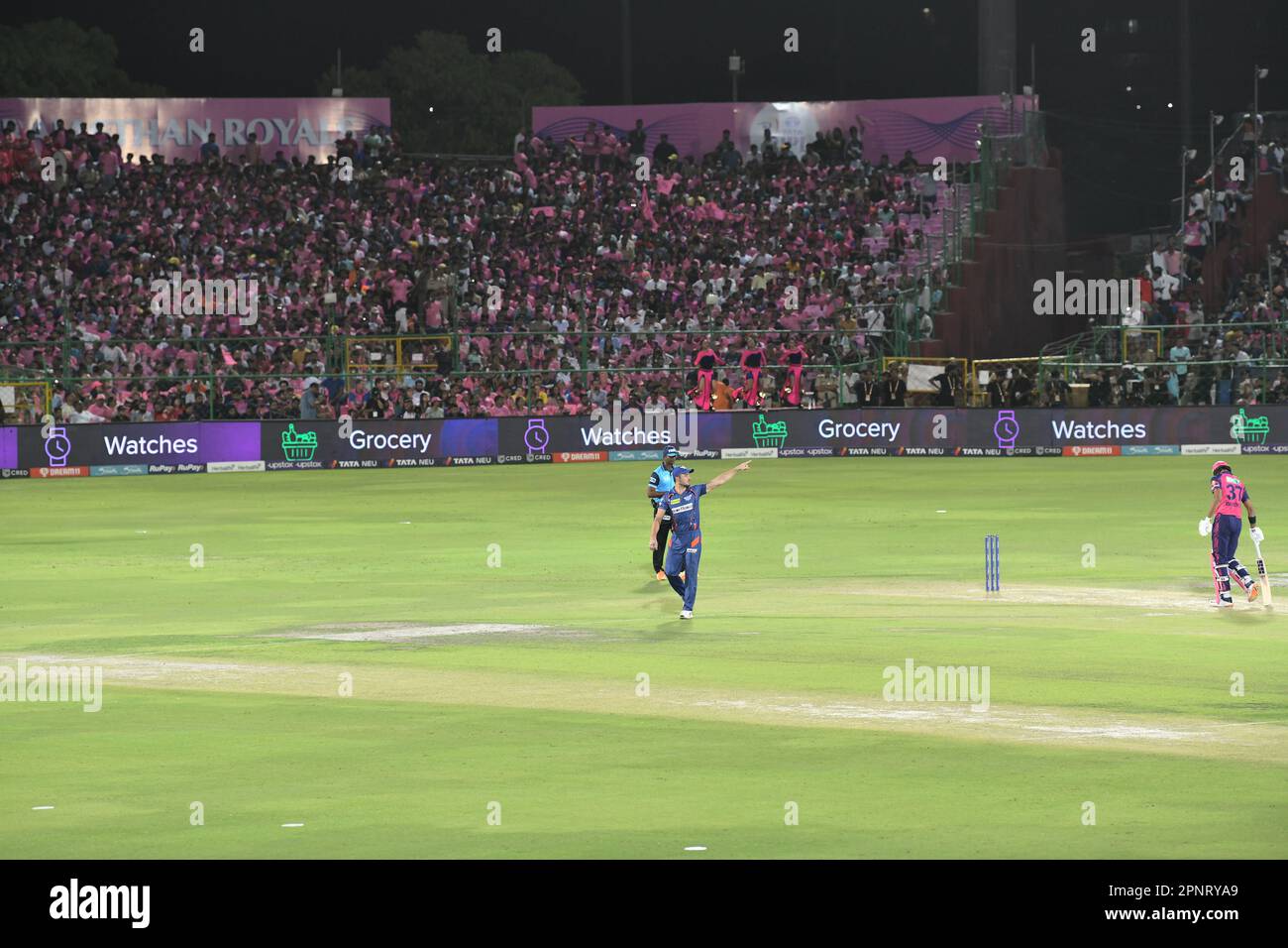Indian premier league crowd hi-res stock photography and images - Alamy