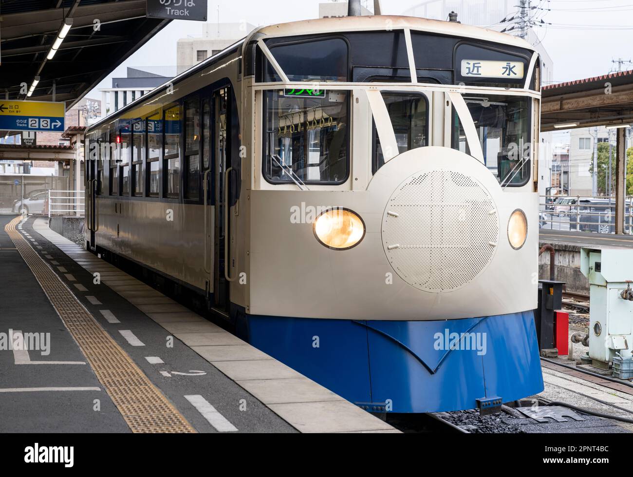 A JR Shikoku KiHa 32 Series train decorated to look like a Series 0 ...