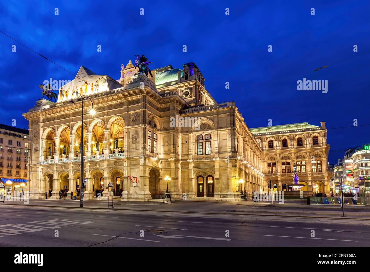 State Opera House in Vienna, Austria at twilight Stock Photo - Alamy