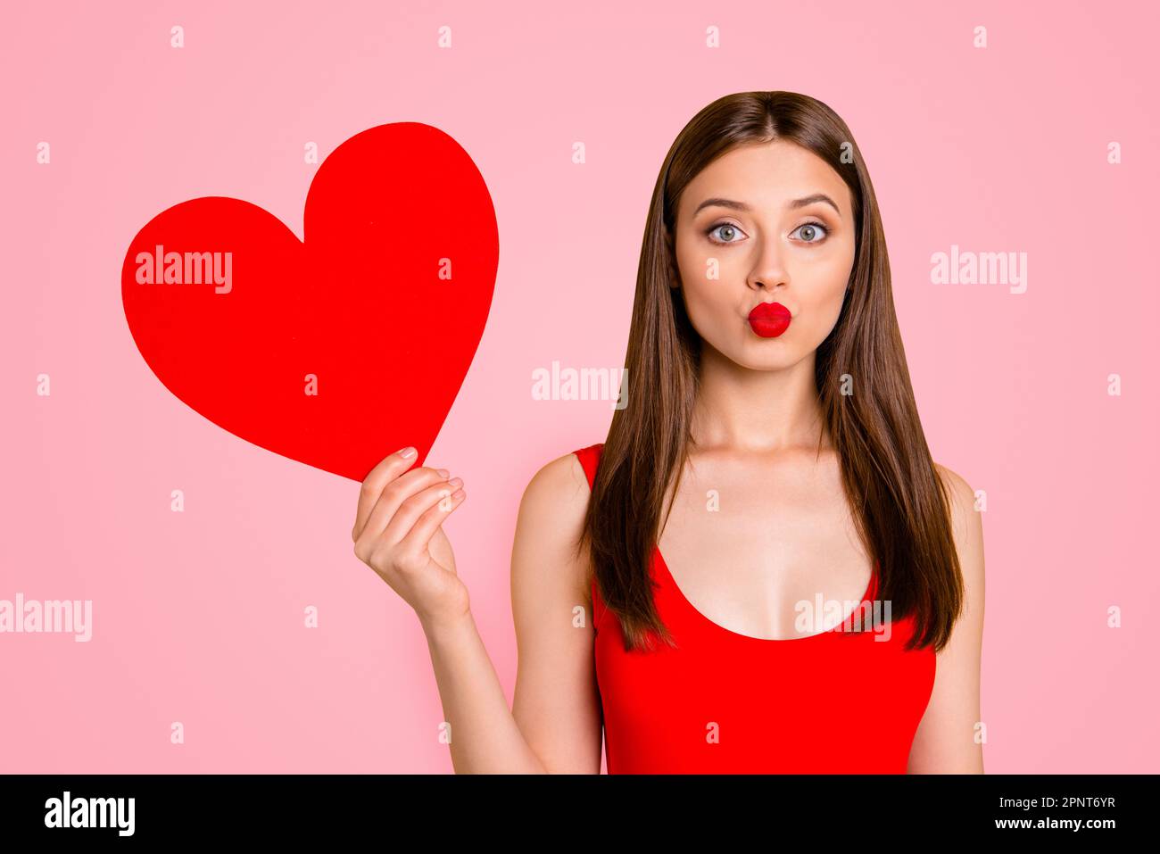 I'm waiting for your kiss People wedding first strange crazy love ...