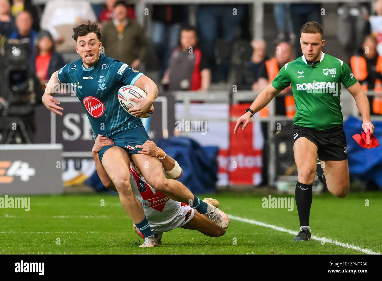 Tee ritson hi-res stock photography and images - Alamy