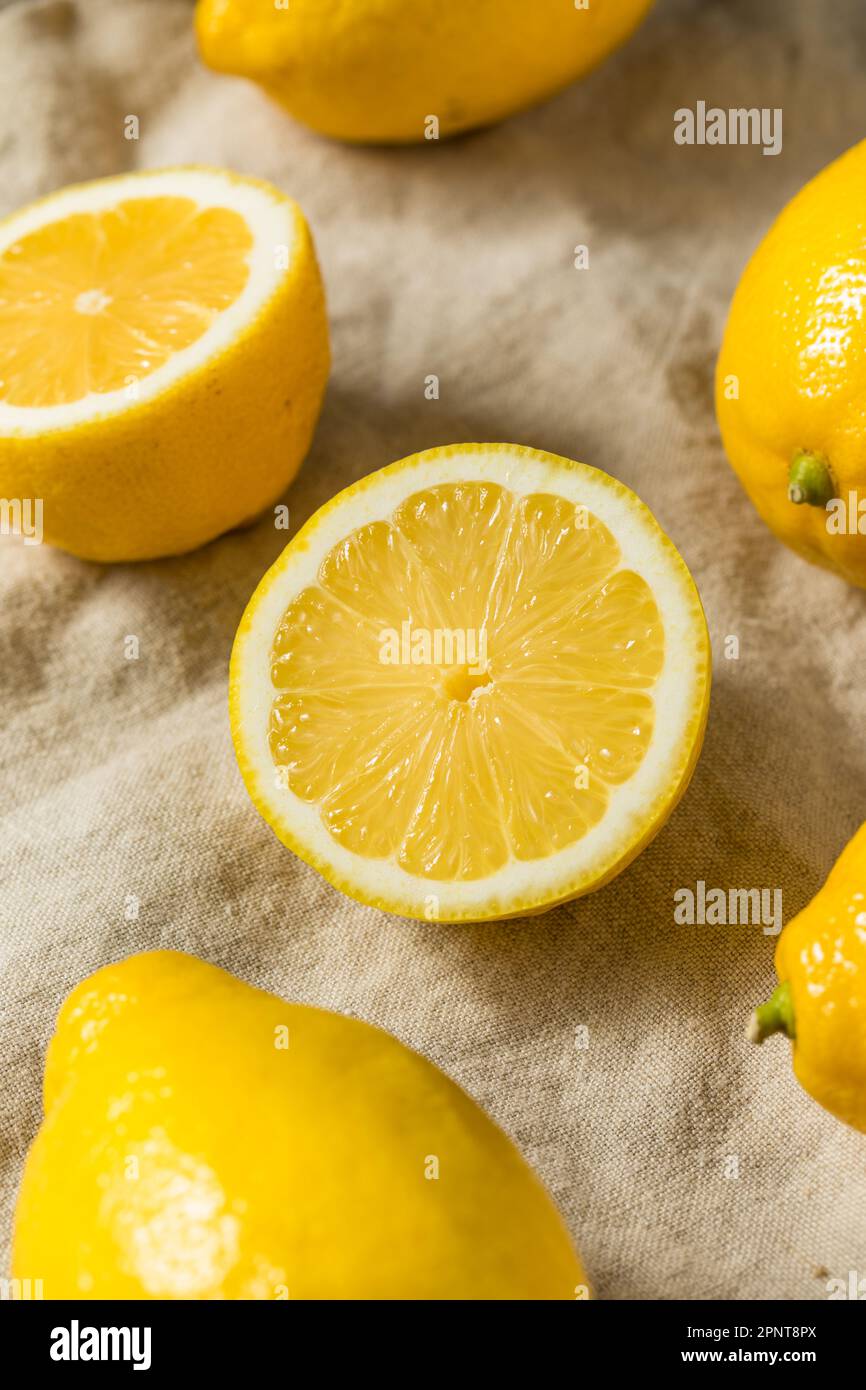 Organic Raw Seedless Yellow Lemons in a Bunch Stock Photo - Alamy