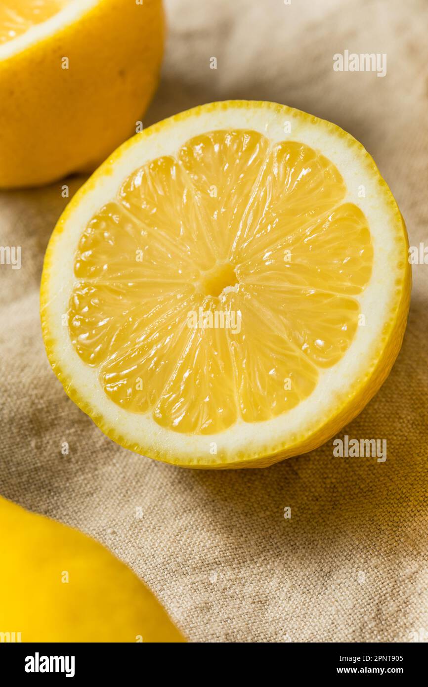 Organic Raw Seedless Yellow Lemons in a Bunch Stock Photo - Alamy