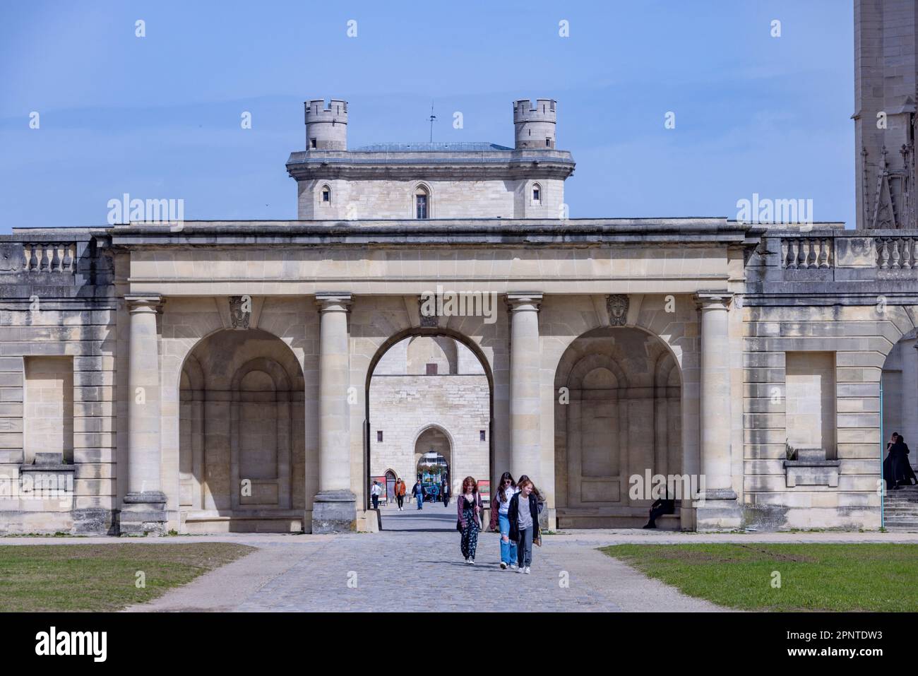 18th century french architecture hi-res stock photography and images ...