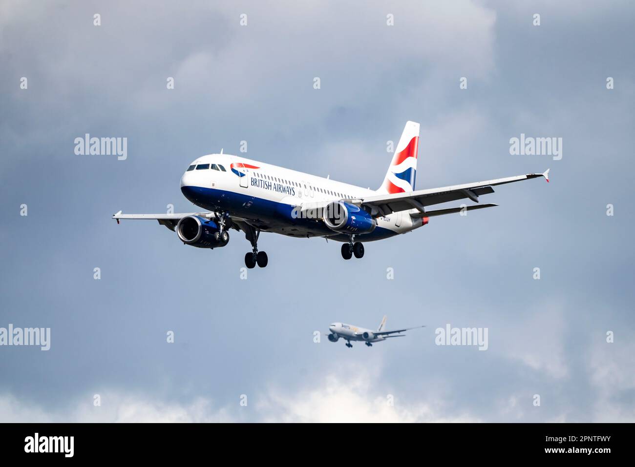 2 aircraft on approach to Frankfurt Main Airport, FRA, British Airways ...
