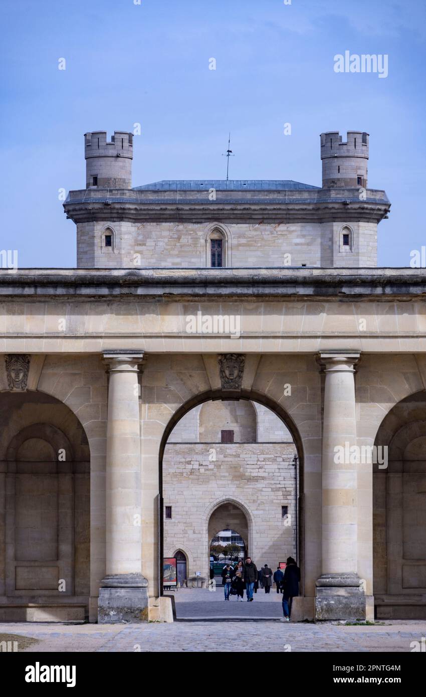 18th century french architecture hi-res stock photography and images ...