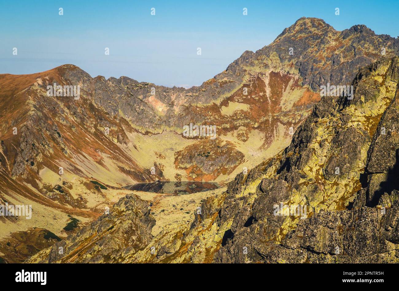 Mountain landscape in autumn sunny day. Picturesque view stretches over ...