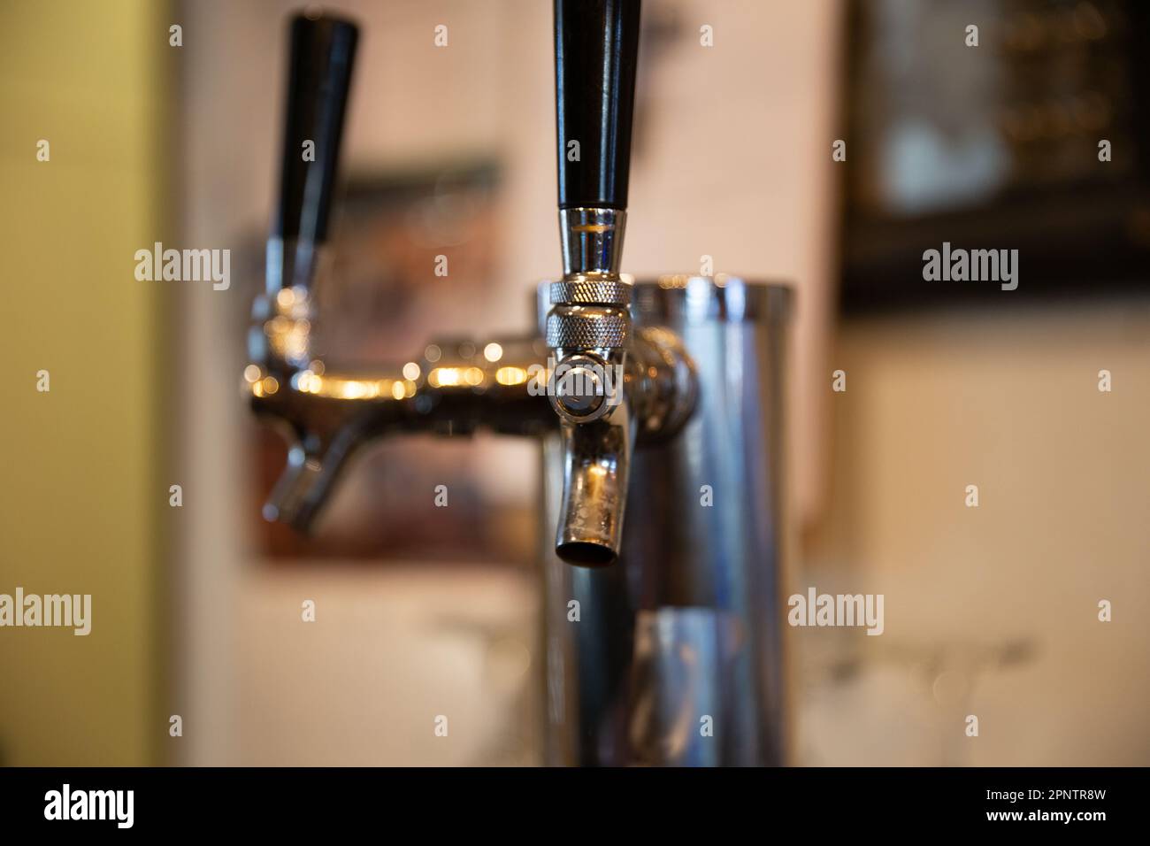Draft beer tap handles hi-res stock photography and images - Alamy