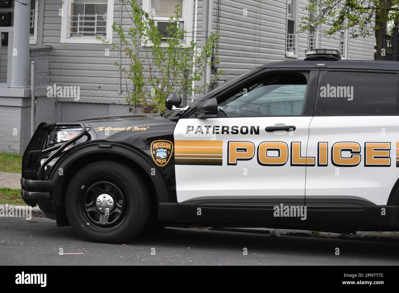 New Jersey, USA. April 20, 2023. Paterson police on the scene where a ...