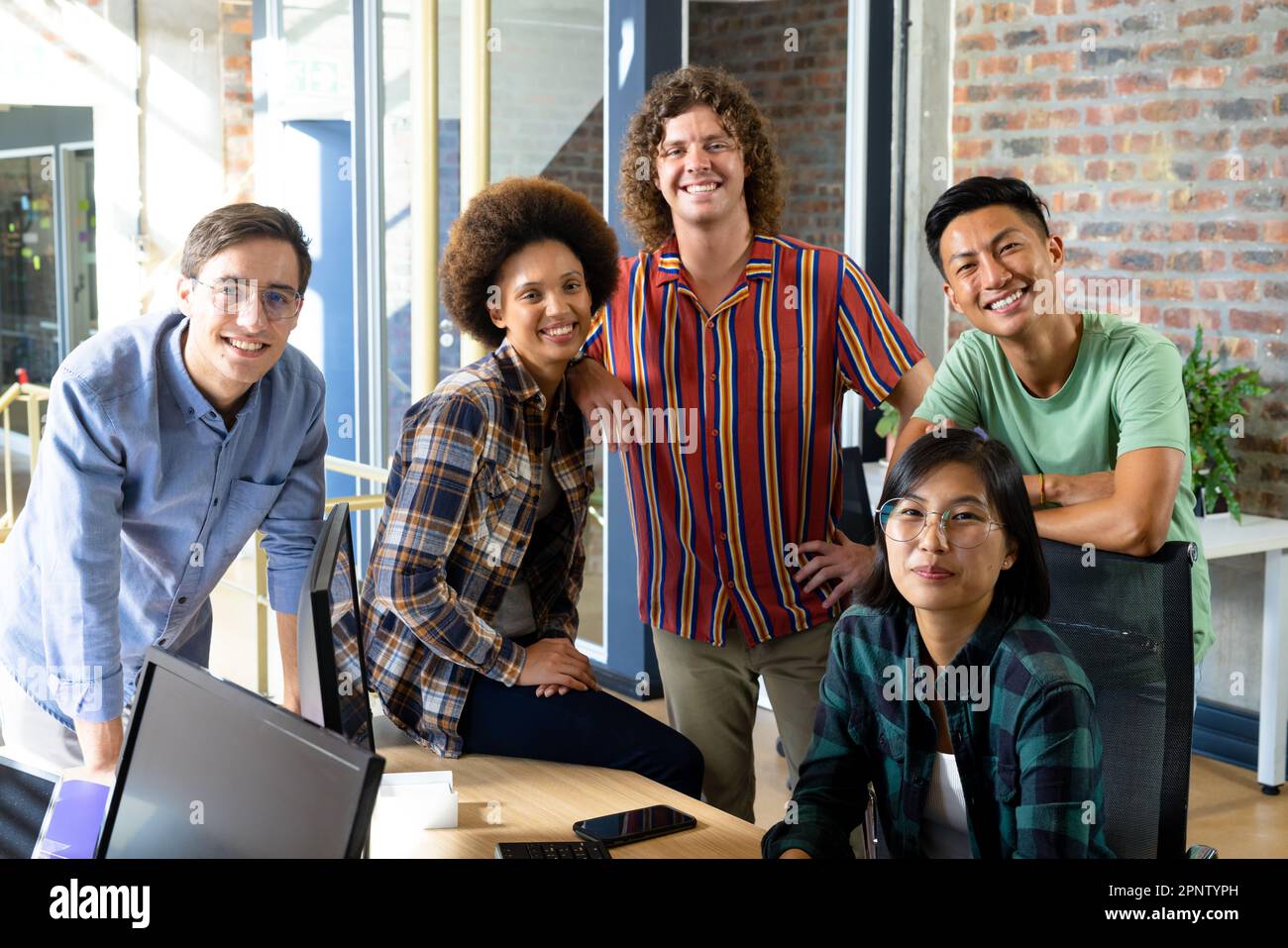 Group portrait hi-res stock photography and images - Alamy