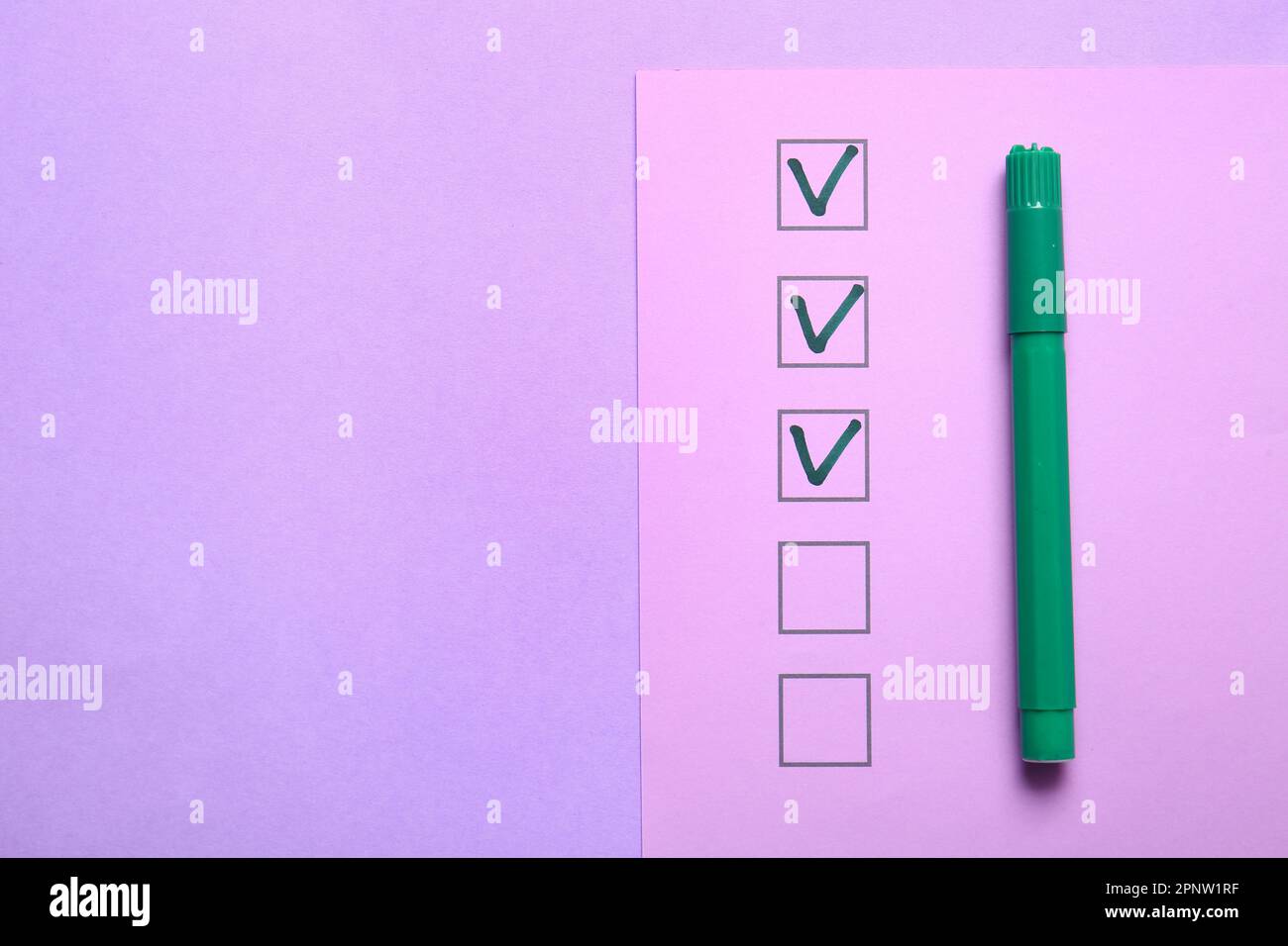 Green tick boxes hi-res stock photography and images - Alamy