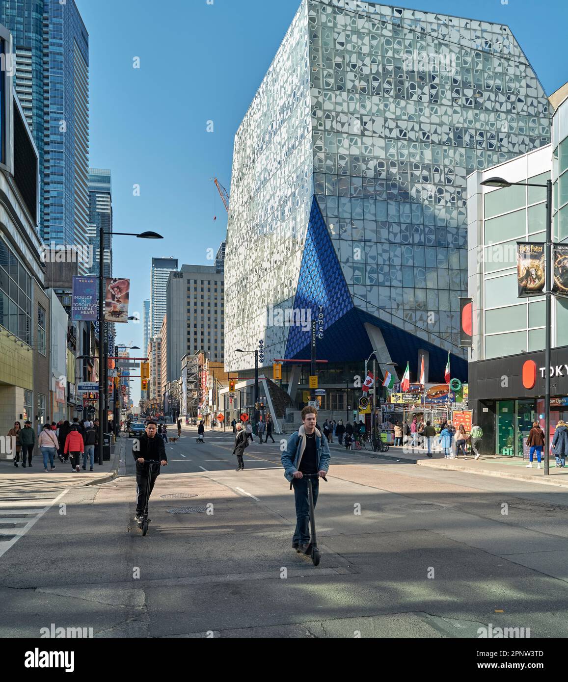 Yonge Street Toronto Stock Photo - Alamy