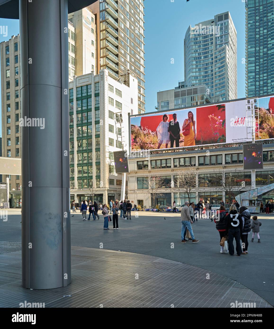 Yonge Street Toronto Stock Photo - Alamy