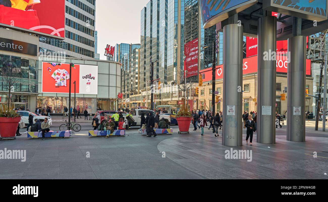 Yonge Street Toronto Stock Photo - Alamy