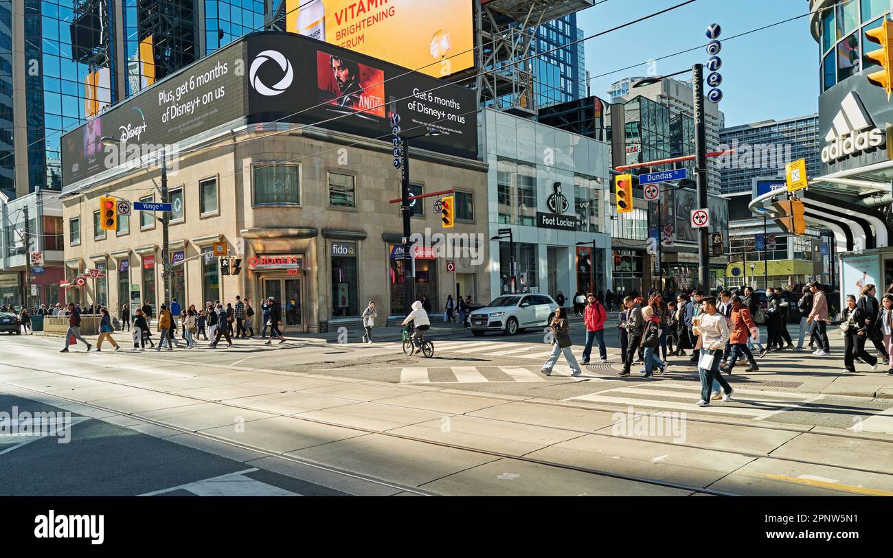 Yonge Street Toronto Stock Photo - Alamy