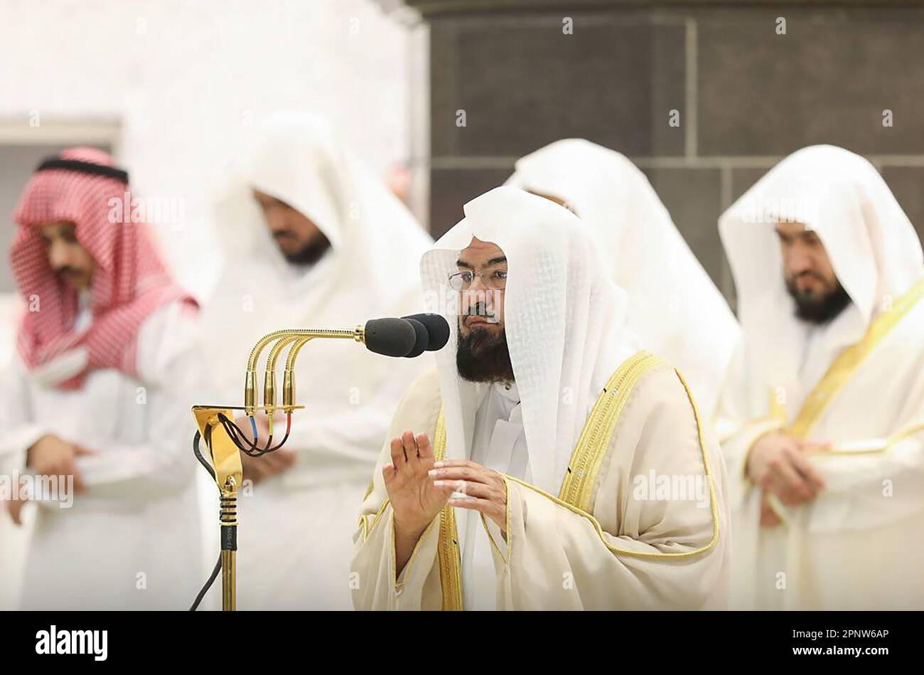 Kaaba mecca prayer grand mosque hi-res stock photography and images - Alamy