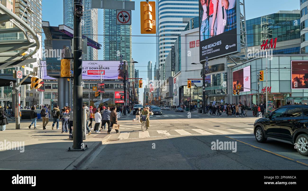 Yonge Street Toronto Stock Photo - Alamy