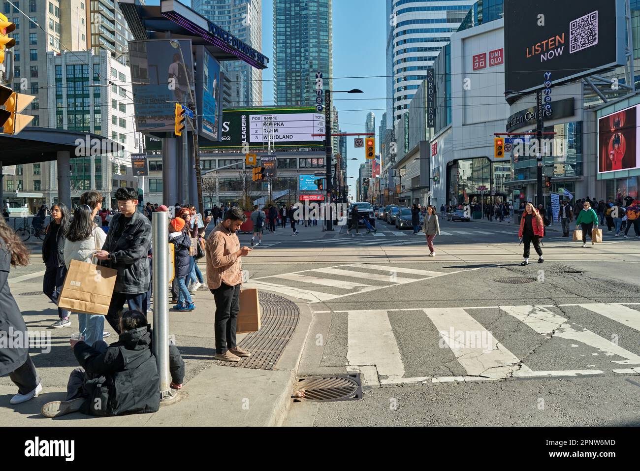 Yonge Street Toronto Stock Photo - Alamy