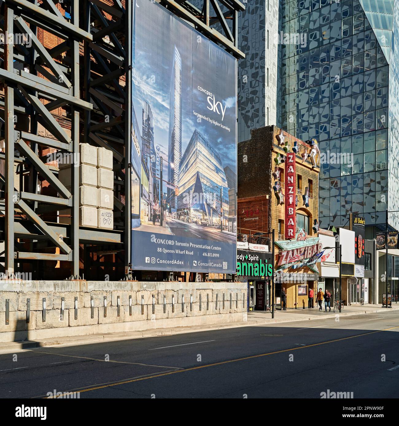 Yonge Street Toronto Stock Photo - Alamy