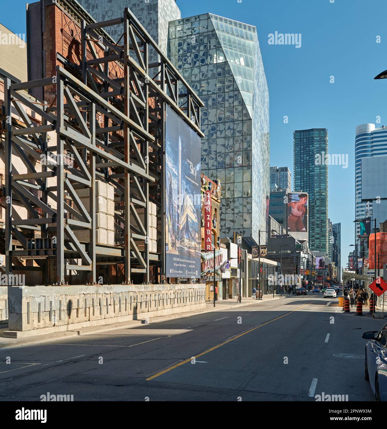 Yonge Street Toronto Stock Photo - Alamy