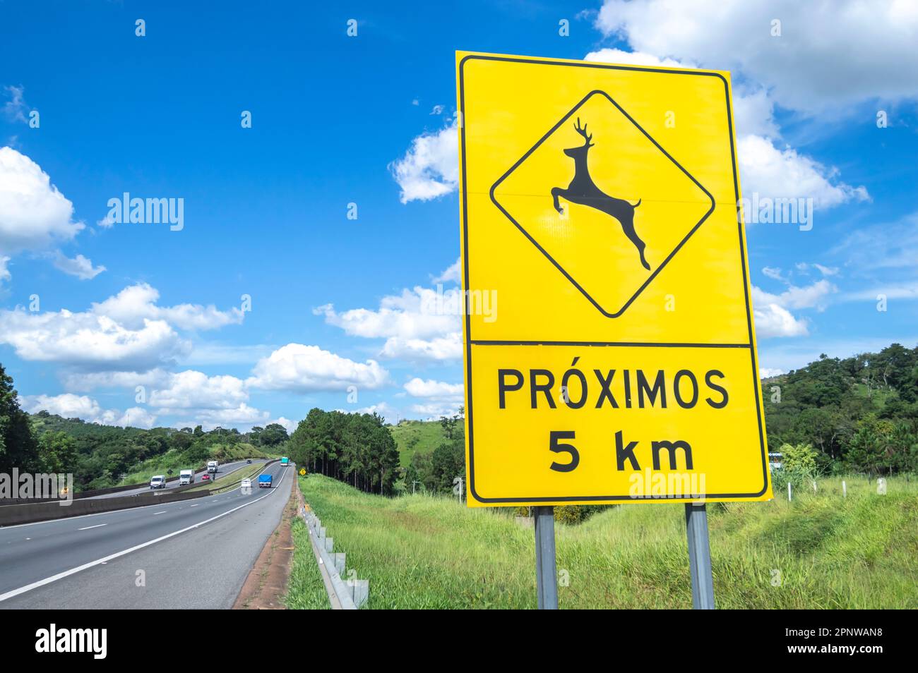 Itatiba-sp,brasil-April 19,2023 Sign indicating the risk of animals ...