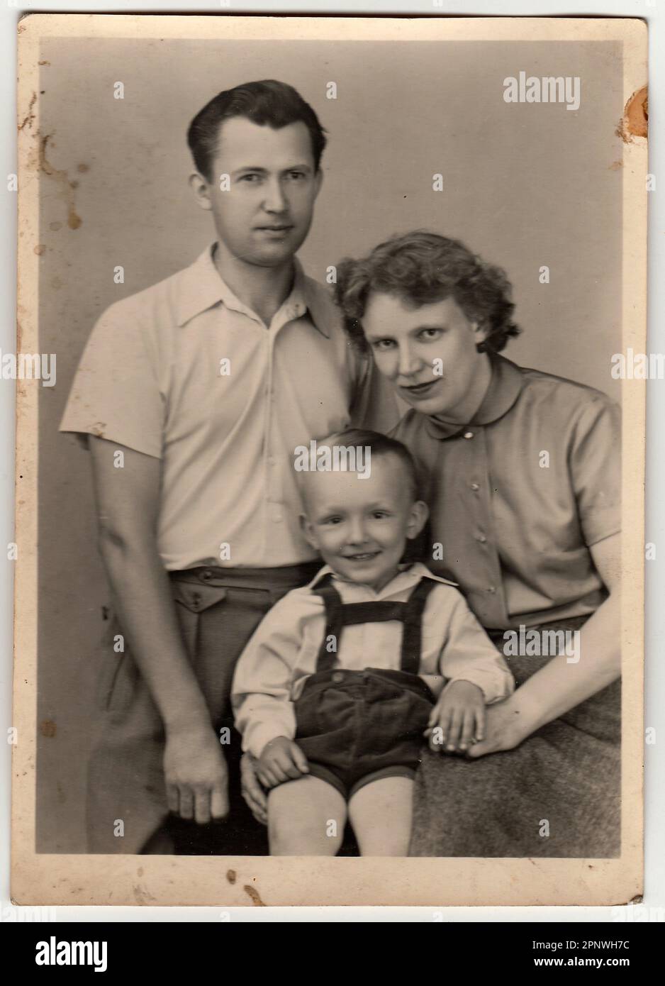1970s family mother father boy hi-res stock photography and images - Alamy