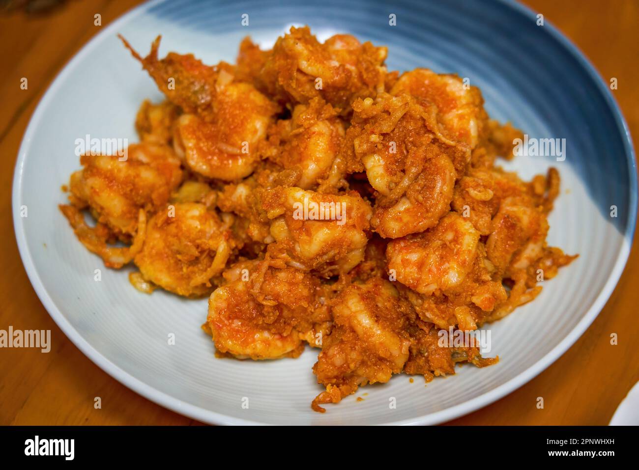 Golden prawn balls hi-res stock photography and images - Alamy