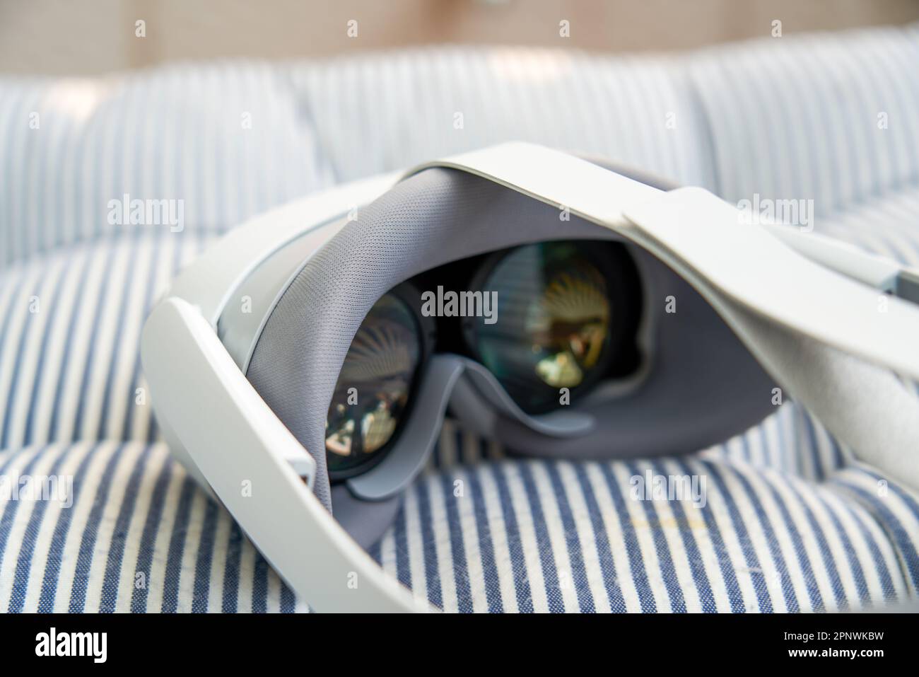 A high-tech VR virtual reality head-mounted display Stock Photo - Alamy