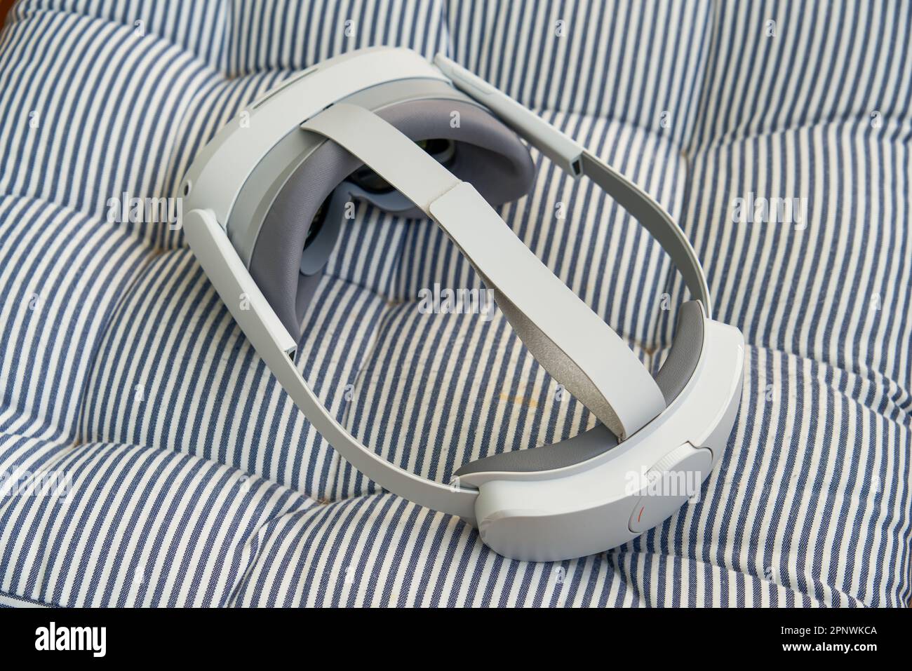 A high-tech VR virtual reality head-mounted display Stock Photo - Alamy