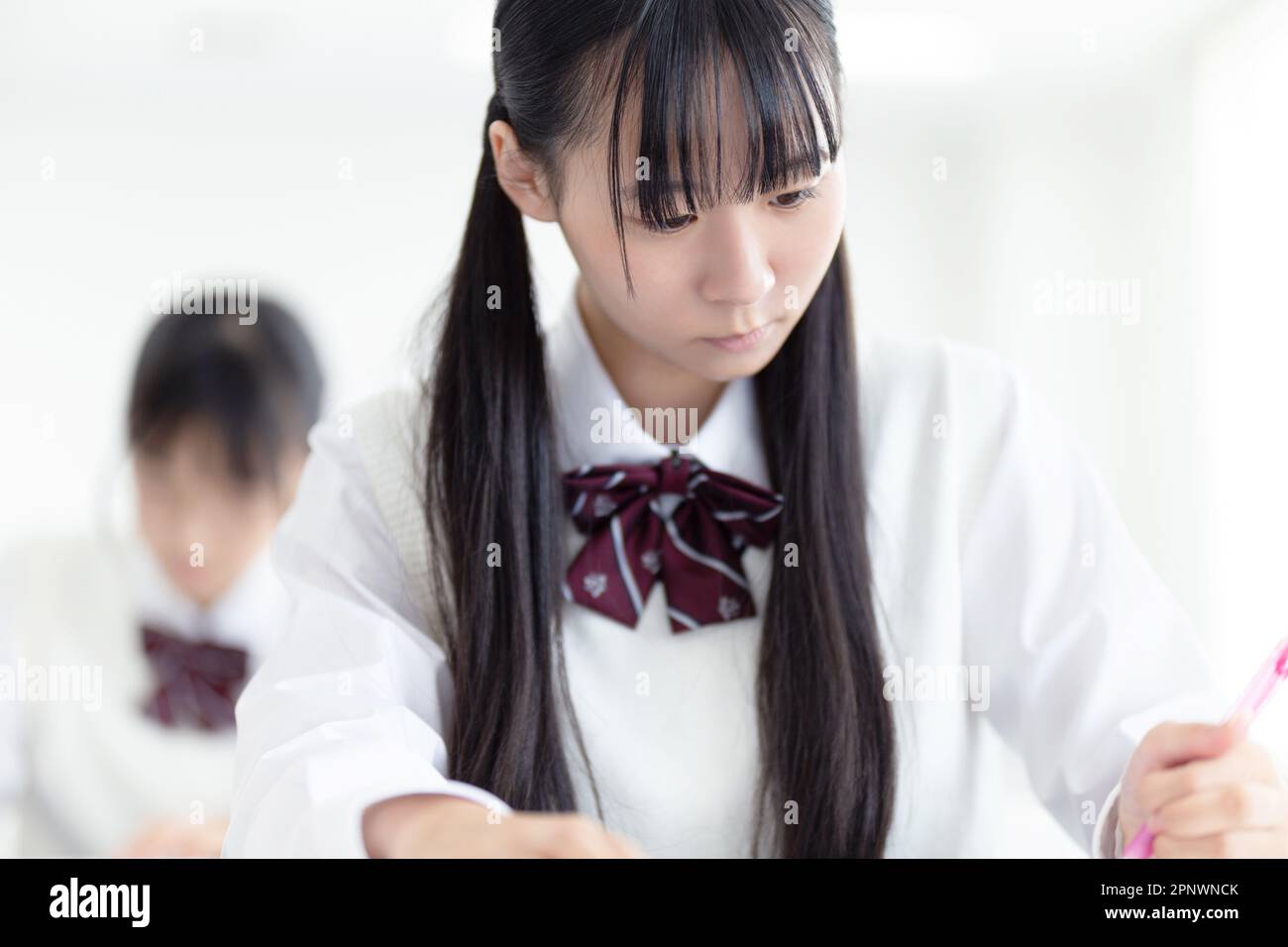 School students taking class hi-res stock photography and images - Alamy