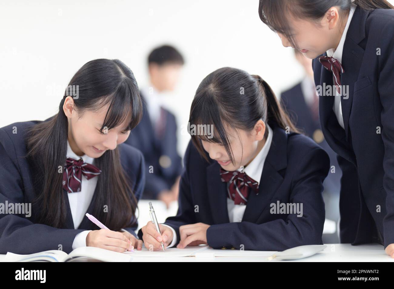 High school students who spend their vacation time Stock Photo - Alamy