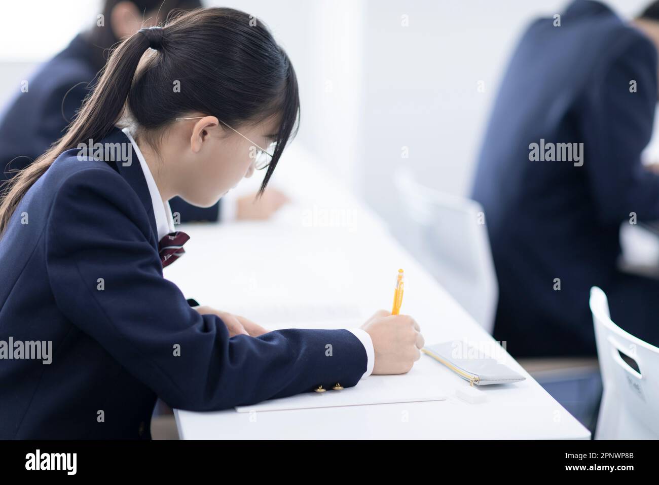 Student boy profile hi-res stock photography and images - Alamy