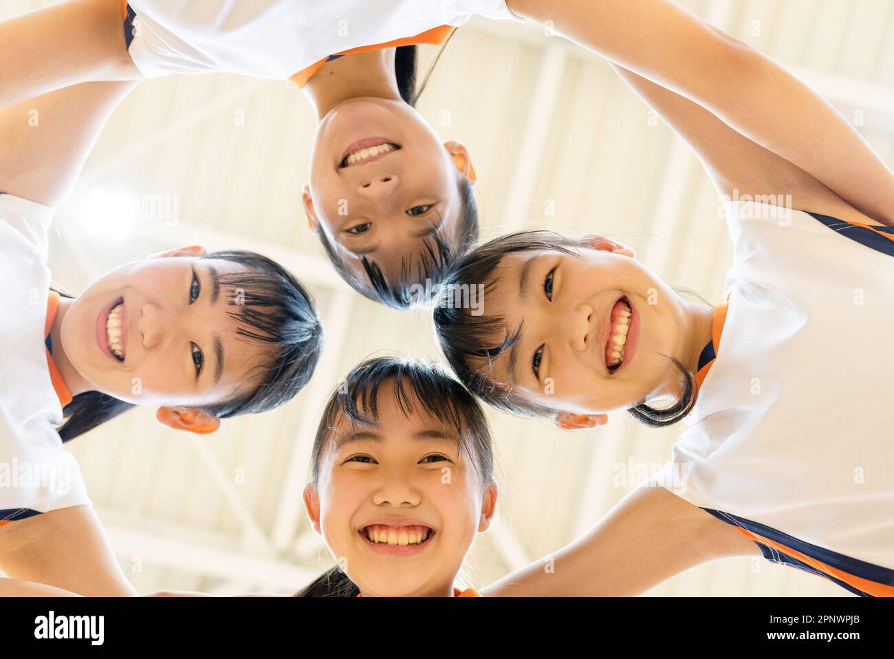Students circle hi-res stock photography and images - Alamy