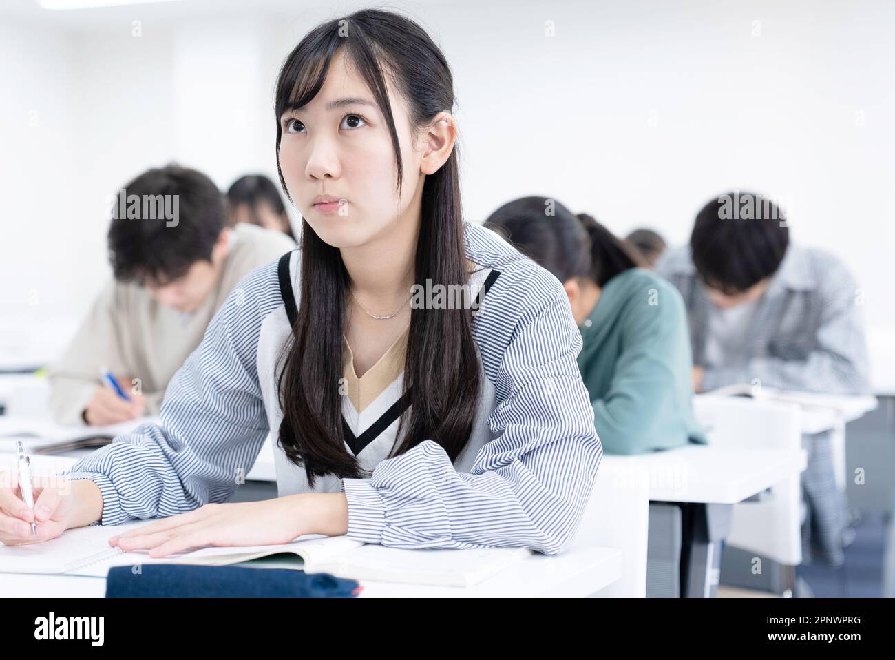 Review of students hi-res stock photography and images - Alamy