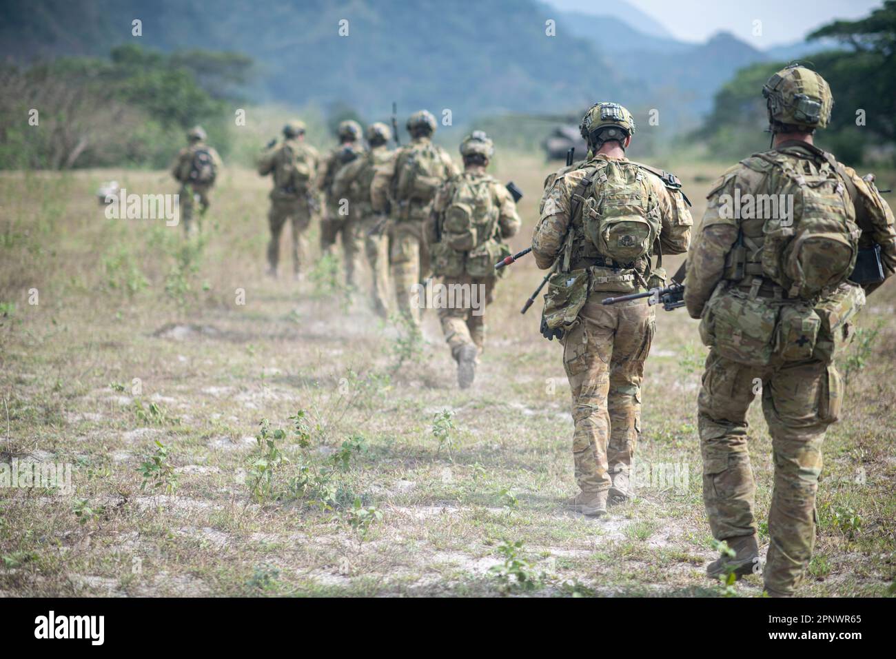 Australian soldiers, with Joint Australian Training Team-Philippines ...