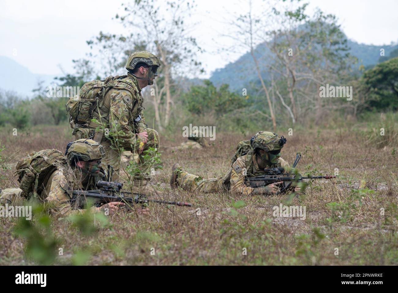 Australian soldiers, with Joint Australian Training Team-Philippines ...