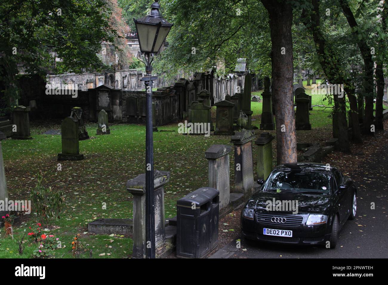 Cemetery in edinburgh hi-res stock photography and images - Alamy