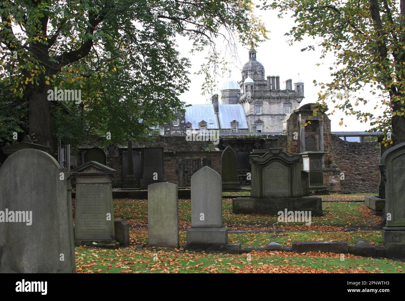 Cemetery in edinburgh hi-res stock photography and images - Alamy