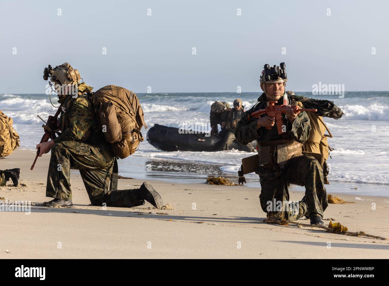 U.S. Marines with 2nd Platoon, Charlie Company, 1st Reconnaissance ...