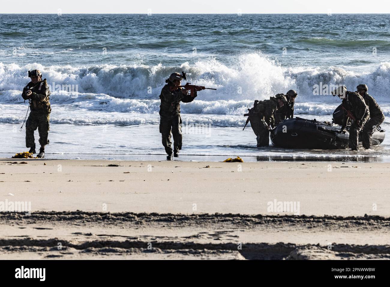 U.S. Marines with 2nd Platoon, Charlie Company, 1st Reconnaissance Battalion, 1st Marine ...