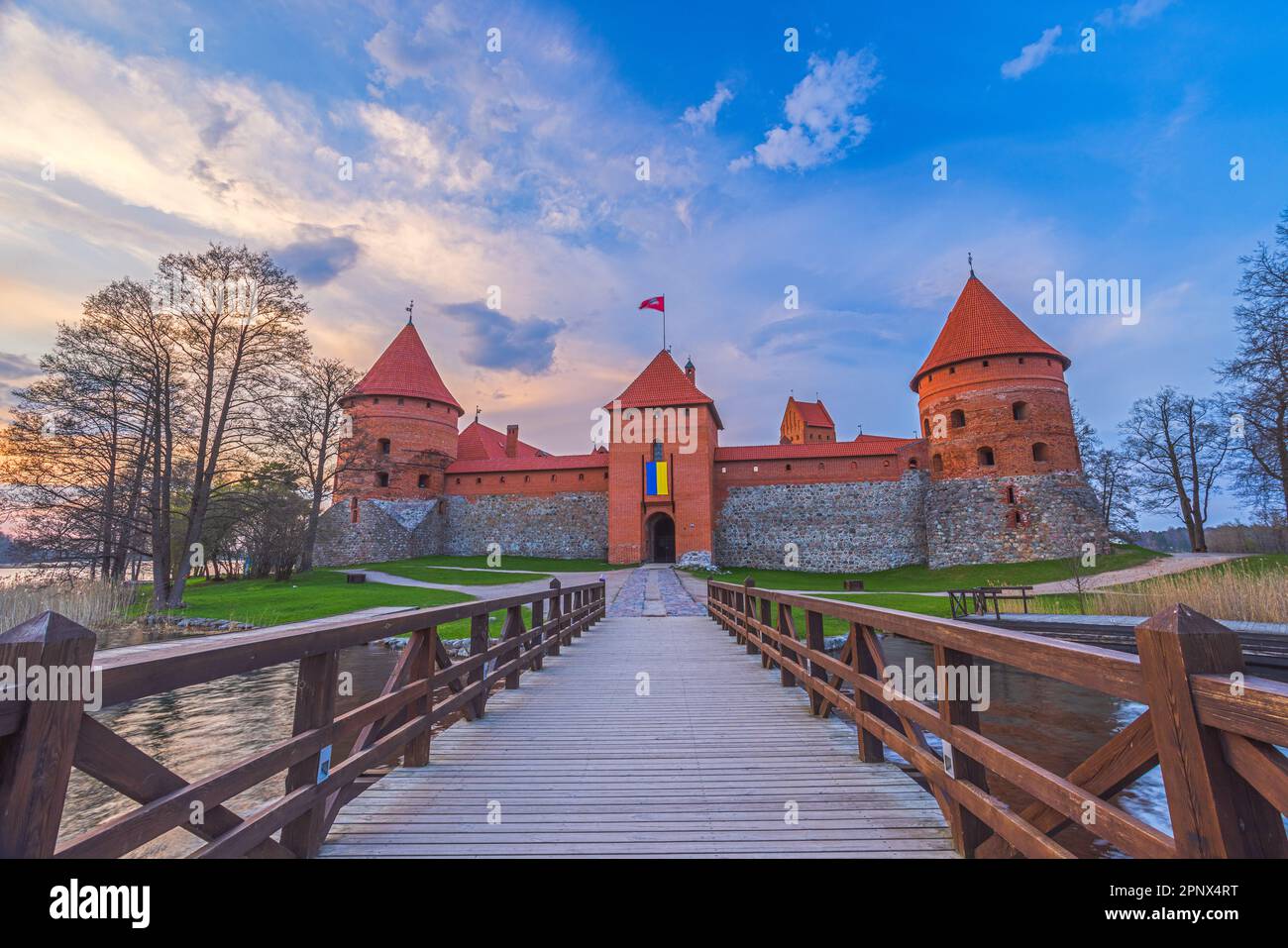 Trakai castle night hi-res stock photography and images - Alamy