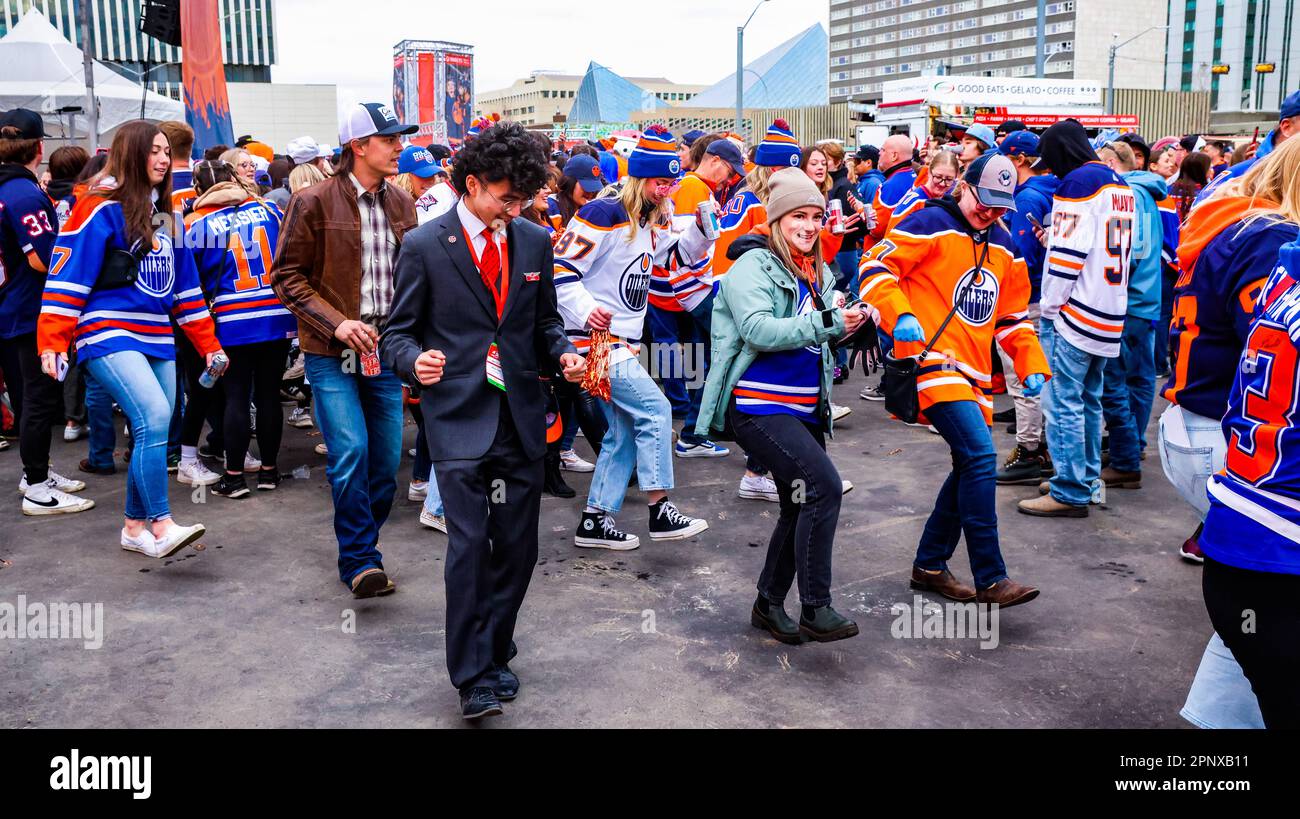 Country music fans hi-res stock photography and images - Alamy