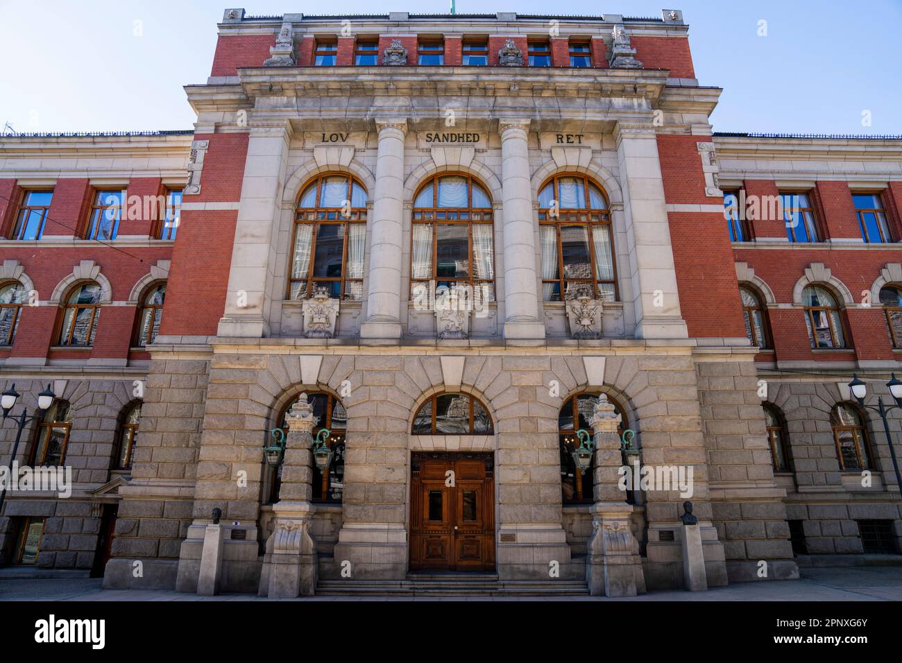 Italian neo renaissance architecture hi-res stock photography and ...